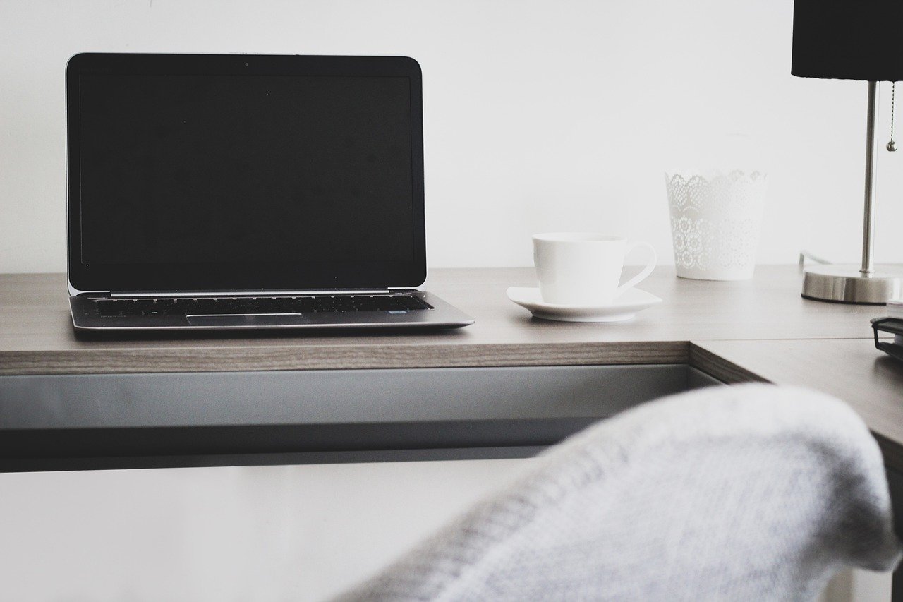 The Technology You Need to Work From Home Successfully - James Simpson